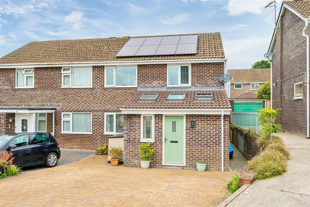 4 bedroom semi-detached house for sale in Savery Close, Ivybridge, PL21