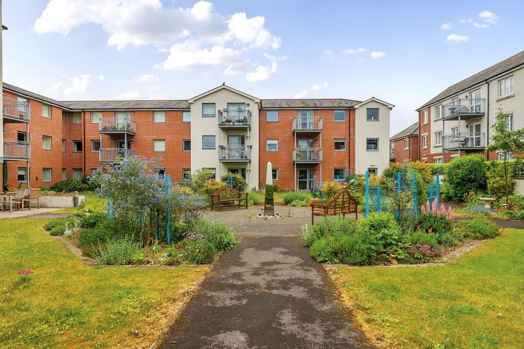 1 bedroom flat for sale in Basingstoke, Hampshire, RG21