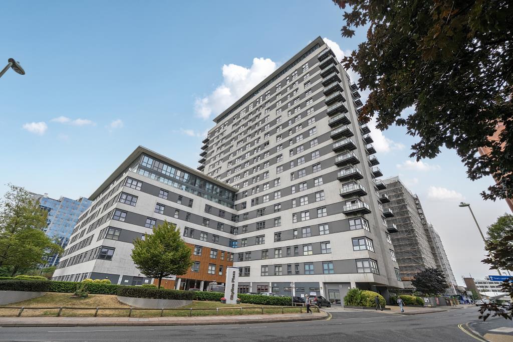 1 bedroom flat for sale in Basingstoke, Hampshire, RG21