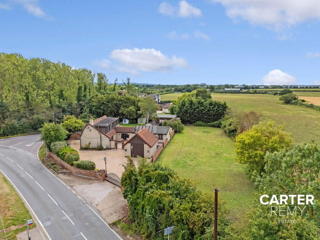 5 bedroom detached house for sale in Burntmills Road, North Benfleet, SS12