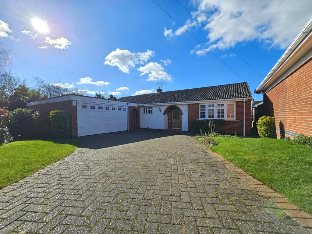 2 bedroom detached bungalow for sale in Stamford Drive, Leicester, LE7