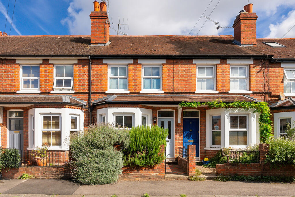 2 bedroom terraced house for sale in Hampden Road, Reading, RG4