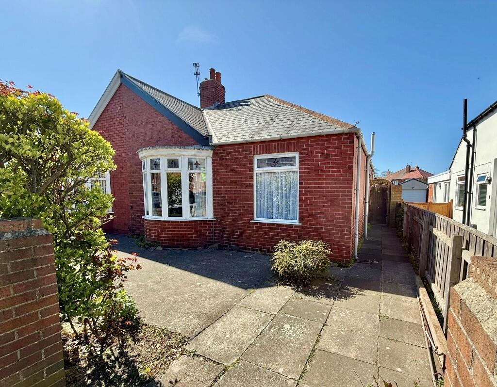 2 bedroom semi-detached bungalow for sale in Wardman Crescent, Redcar ...