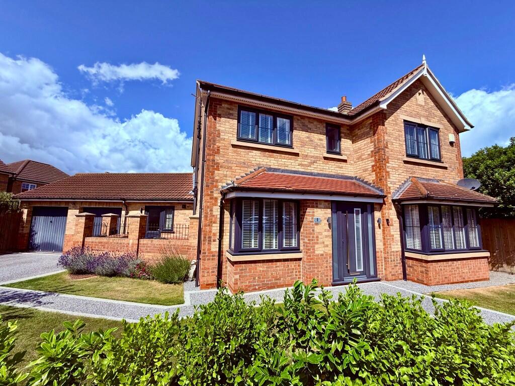 5 bedroom detached house for sale in Moorside Close, Redcar, North ...