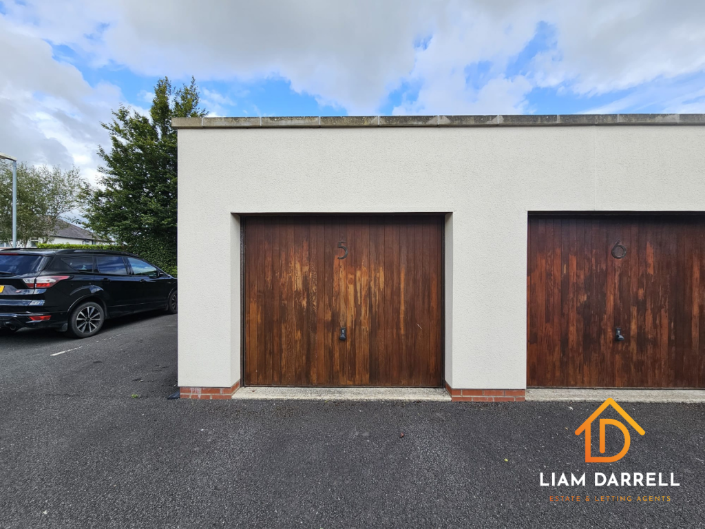 Land for sale in Garage 5, Captains View, Scalby Mills Road ...