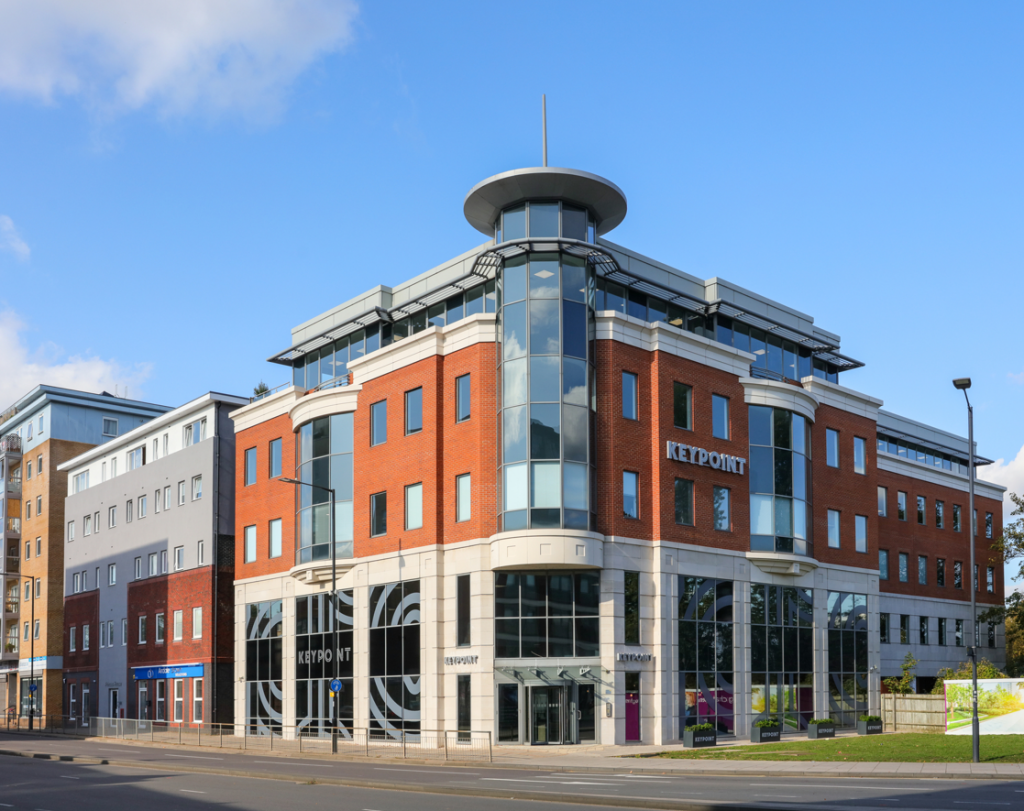 Serviced office to lease in 17-23 High Street, Slough, SL1