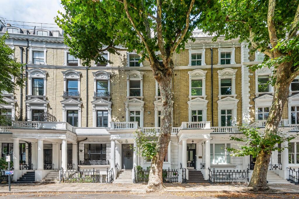 2 bedroom flat for sale in Linden Gardens, London, W2