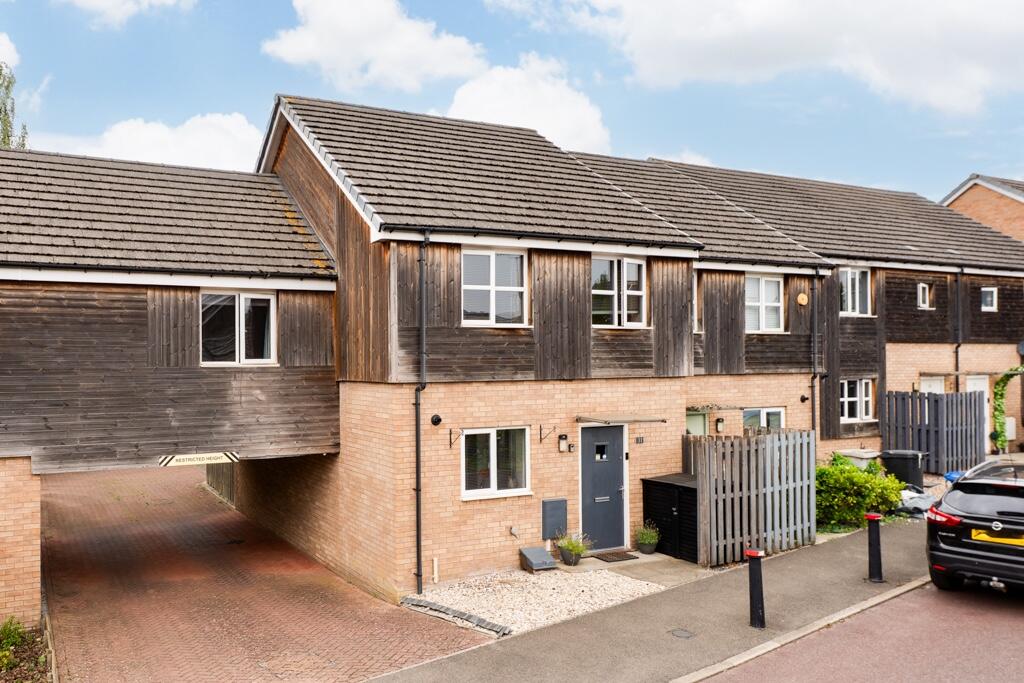 2 bedroom end of terrace house for sale in NN16 Gardeners Crescent ...