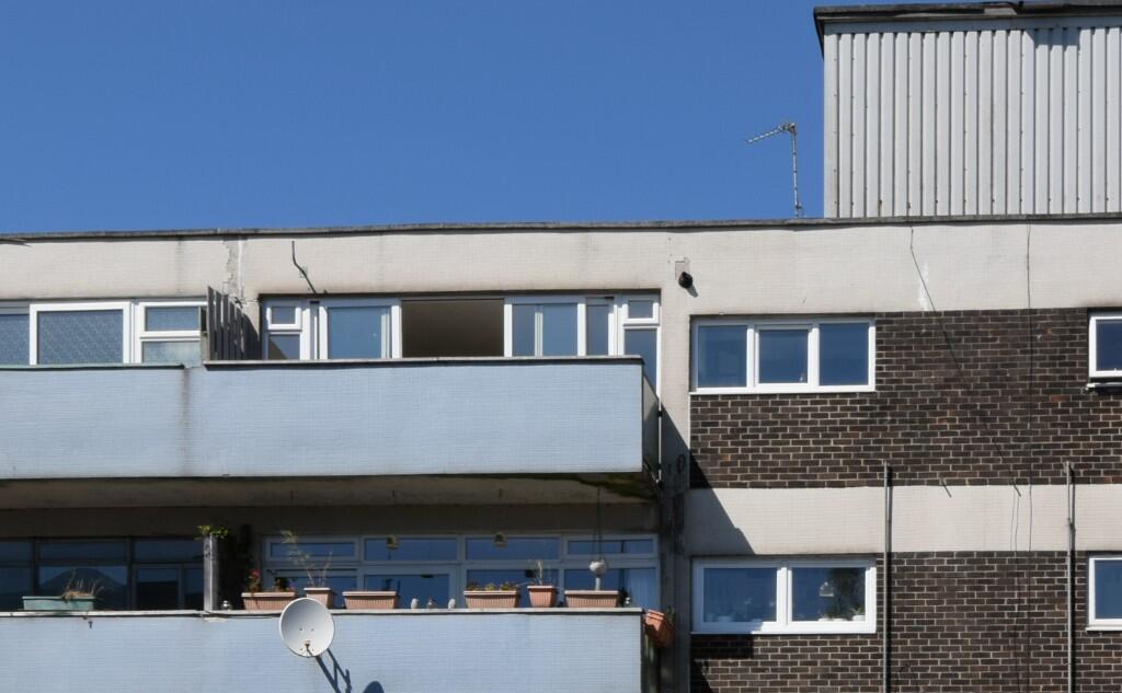 3 bedroom flat for sale in Moorside Court, Newcastle Upon Tyne, NE5