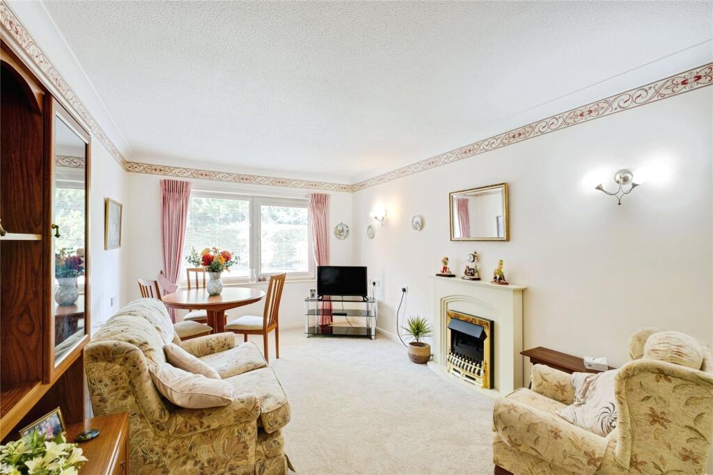 1 bedroom apartment for sale in Homecorfe House, Broadstone, BH18