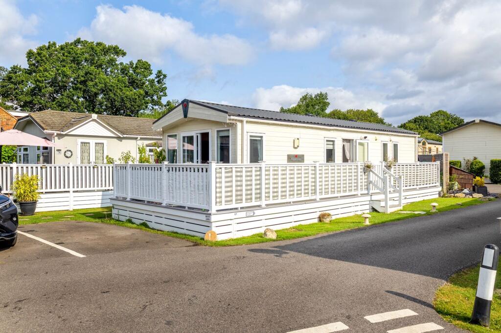 2 bedroom park home for sale in Downsview Park, Henfield, BN5