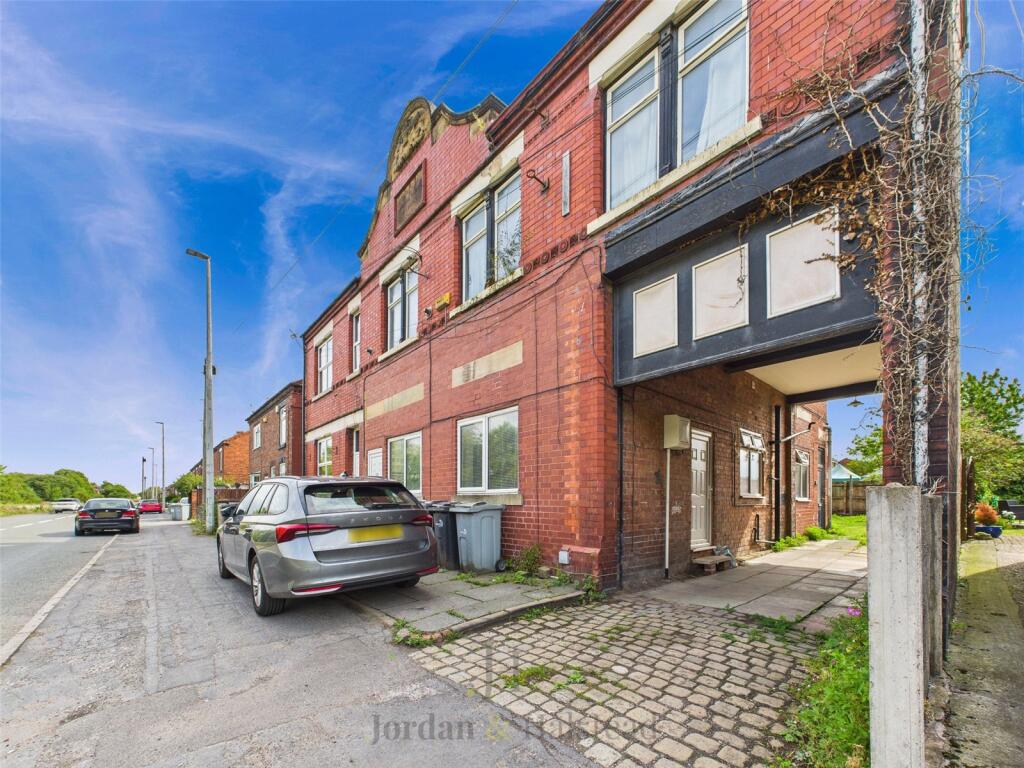 2 bedroom apartment for sale in Booth Lane, Middlewich, Cheshire, CW10