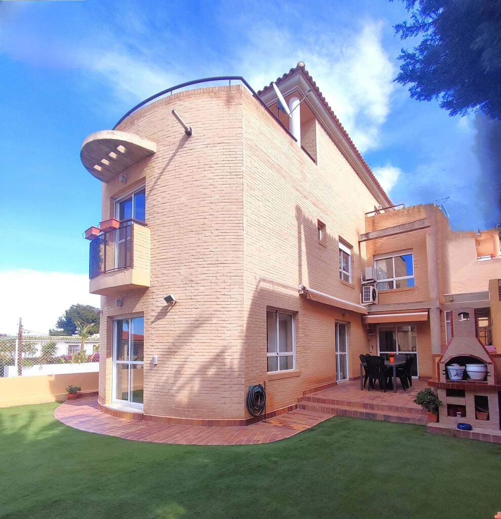 6 bedroom town house for sale in Valencia, Alicante, Alicante, Spain