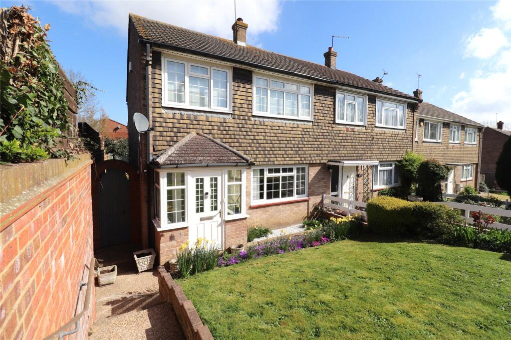 3 bedroom end of terrace house for sale in Stonewood, Bean, Kent, DA2