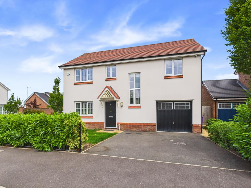 4 bedroom detached house for sale in Cuckoo Lane, Gateacre, Liverpool., L25