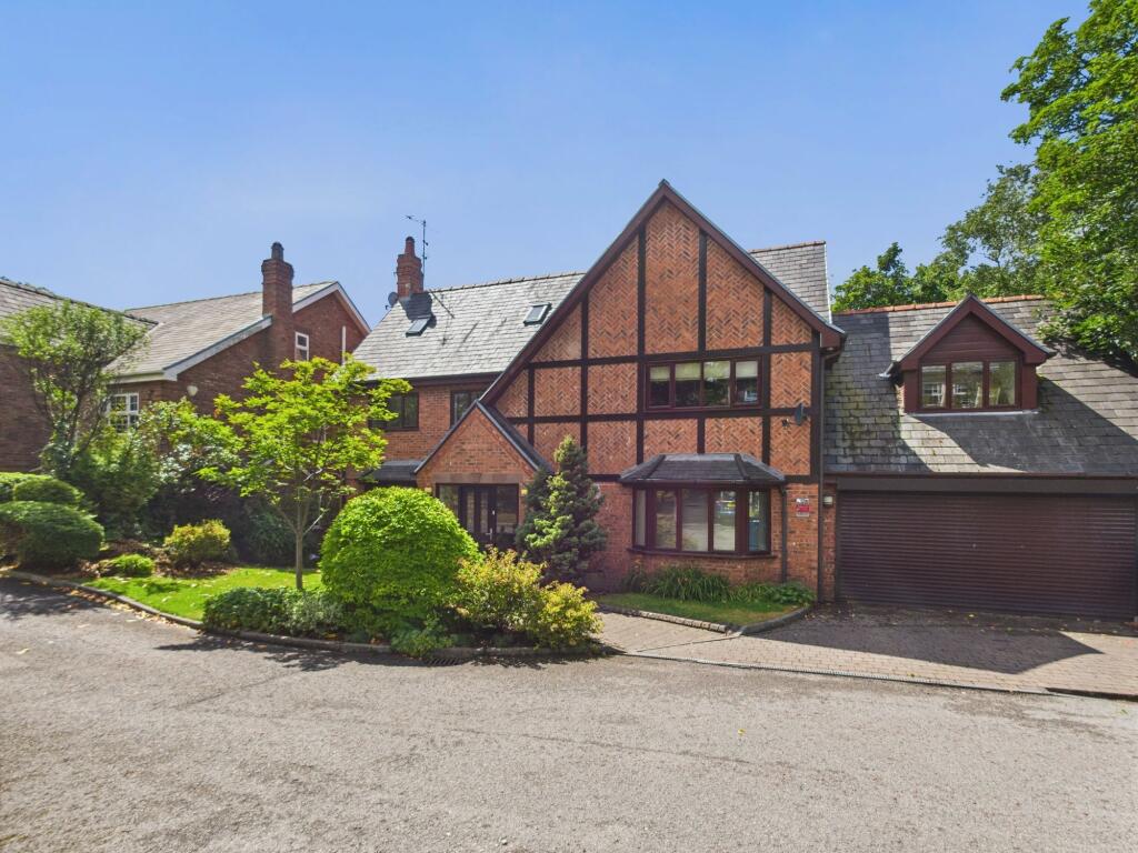 5 bedroom detached house for sale in Three Acres Close, Woolton ...