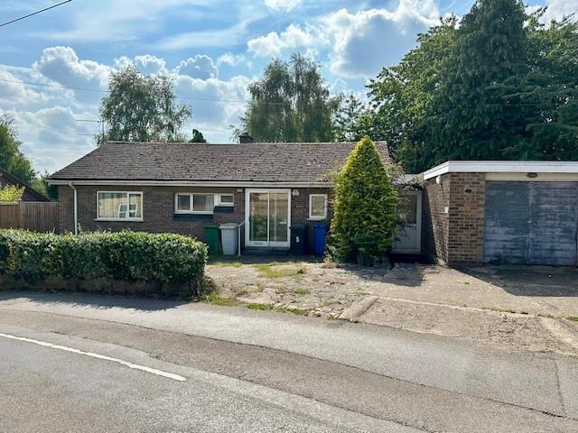 3 bedroom bungalow for sale in Kettering Road, Pytchley, Kettering, NN14