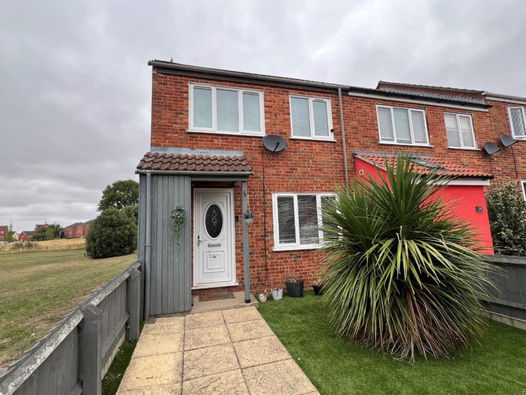 3 bedroom end of terrace house for sale in Howe Road, Haverhill, CB9