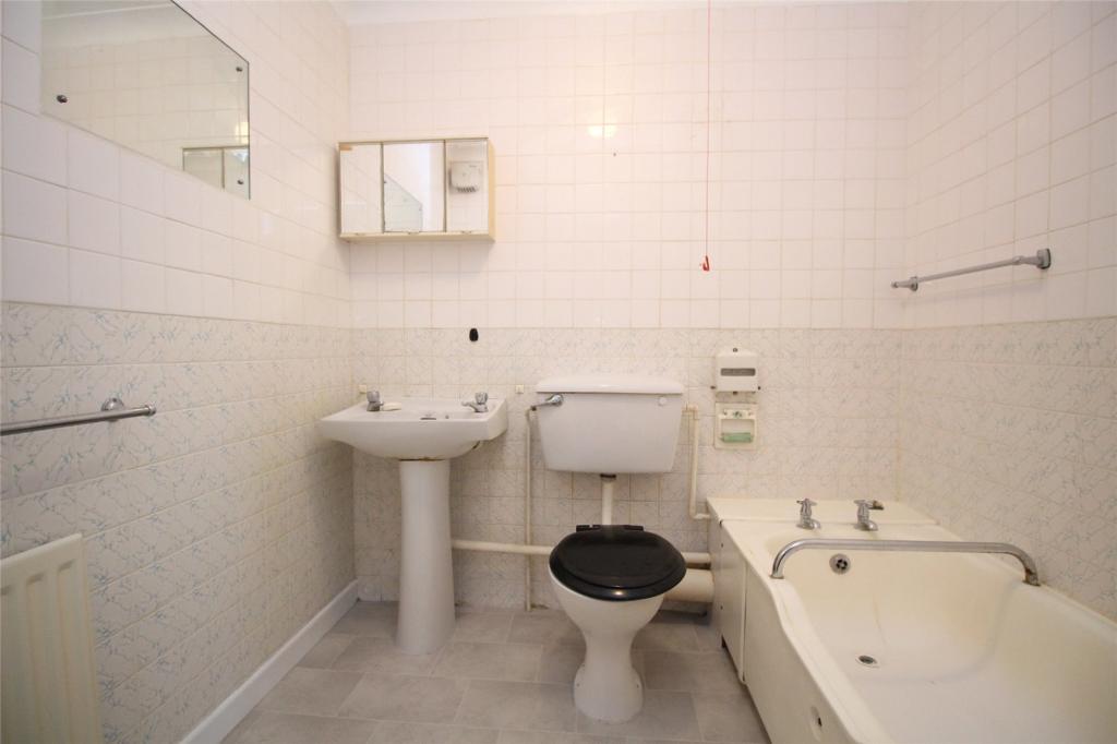 1 bedroom apartment for sale in Homecliffe House, 466-470 Lymington ...