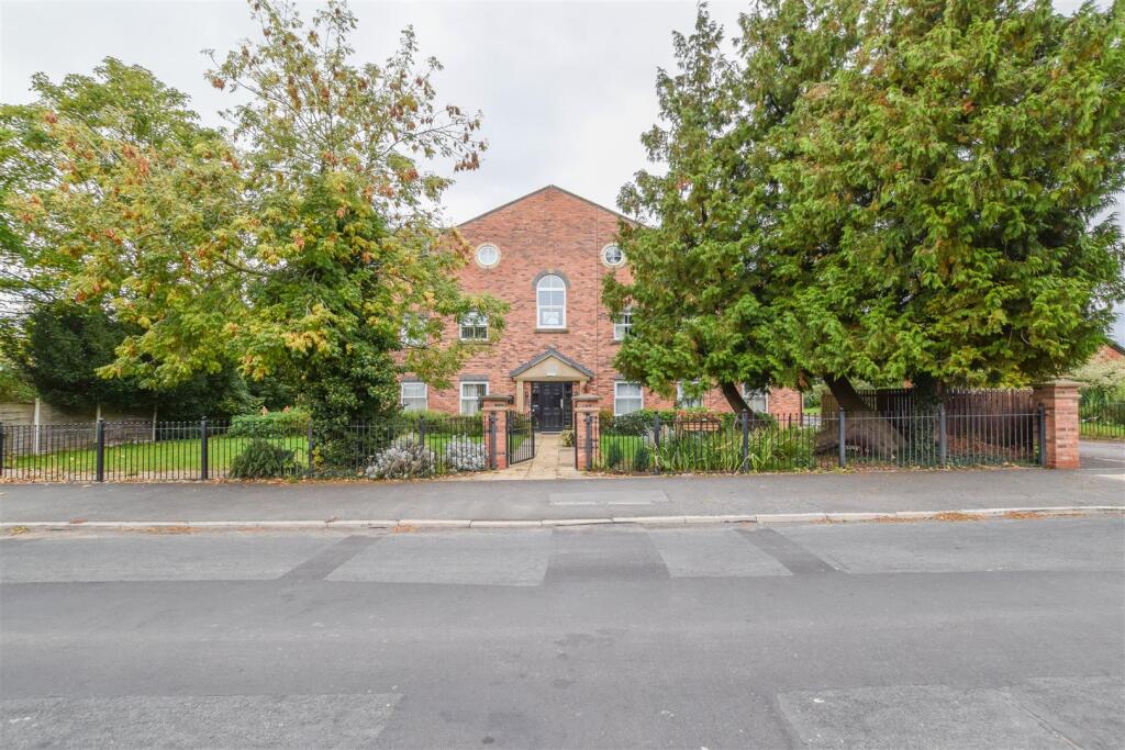 2 bedroom apartment for sale in Eastham Rake, Eastham, Wirral, CH62