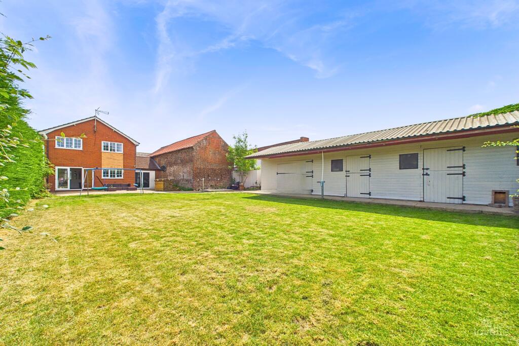 3 bedroom link detached house for sale in Townside, East Halton, North ...