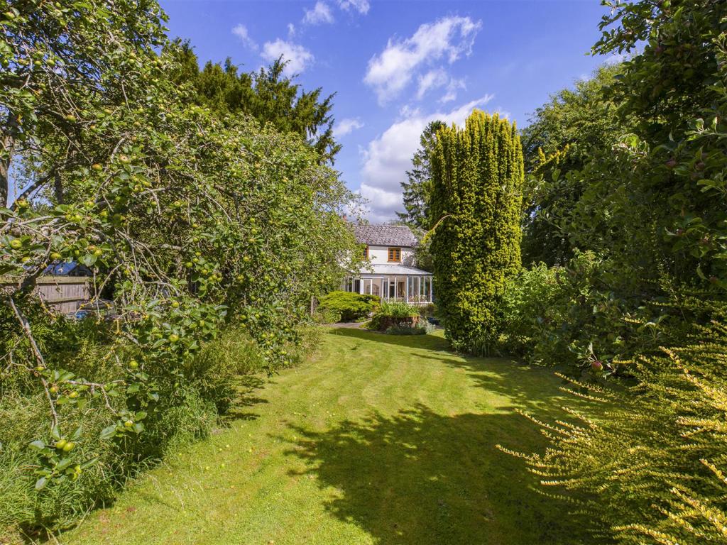 3 bedroom detached house for sale in Ivington Green, Herefordshire, HR6