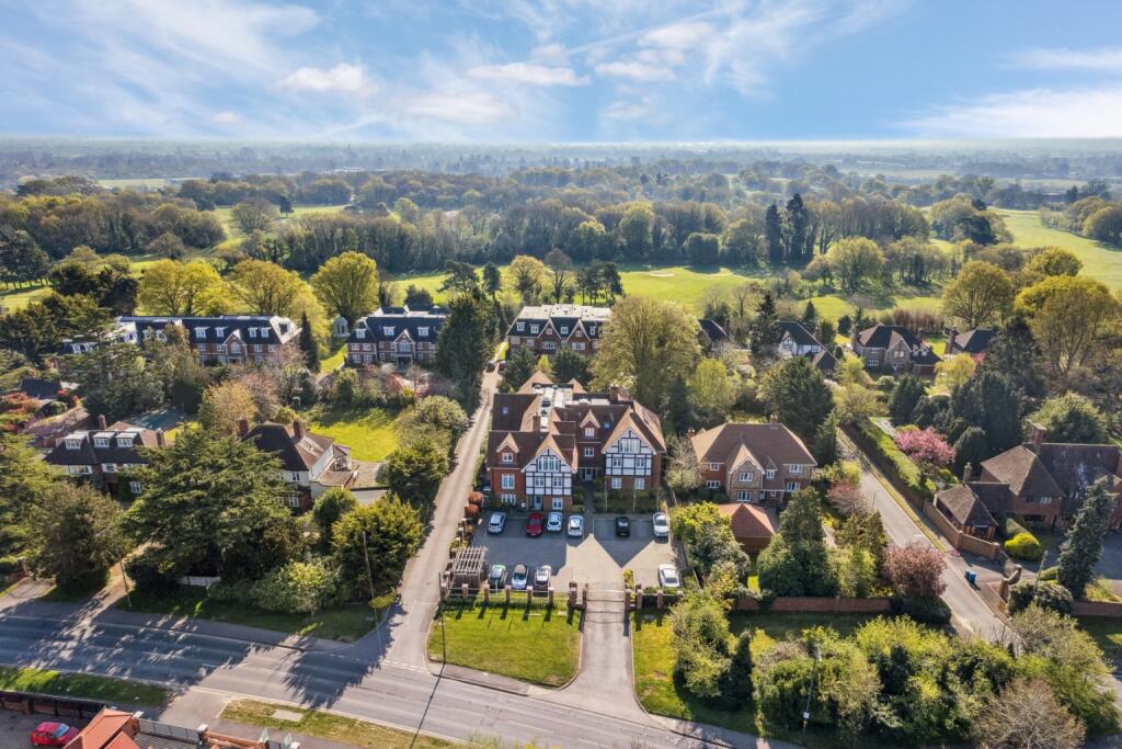 2 bedroom apartment for sale in Shoppenhangers Road, Maidenhead, SL6