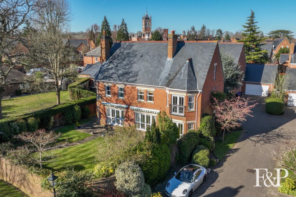 5 bedroom detached house for sale in Ridge Way, Virginia Water, GU25