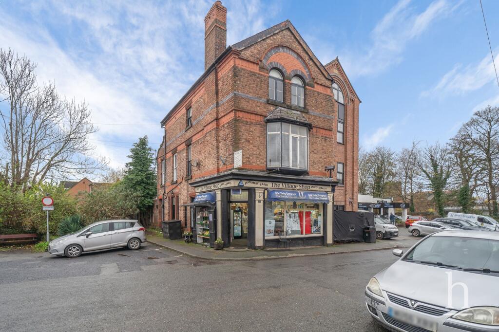 4 bedroom flat for sale in Village Road, Heswall, CH60