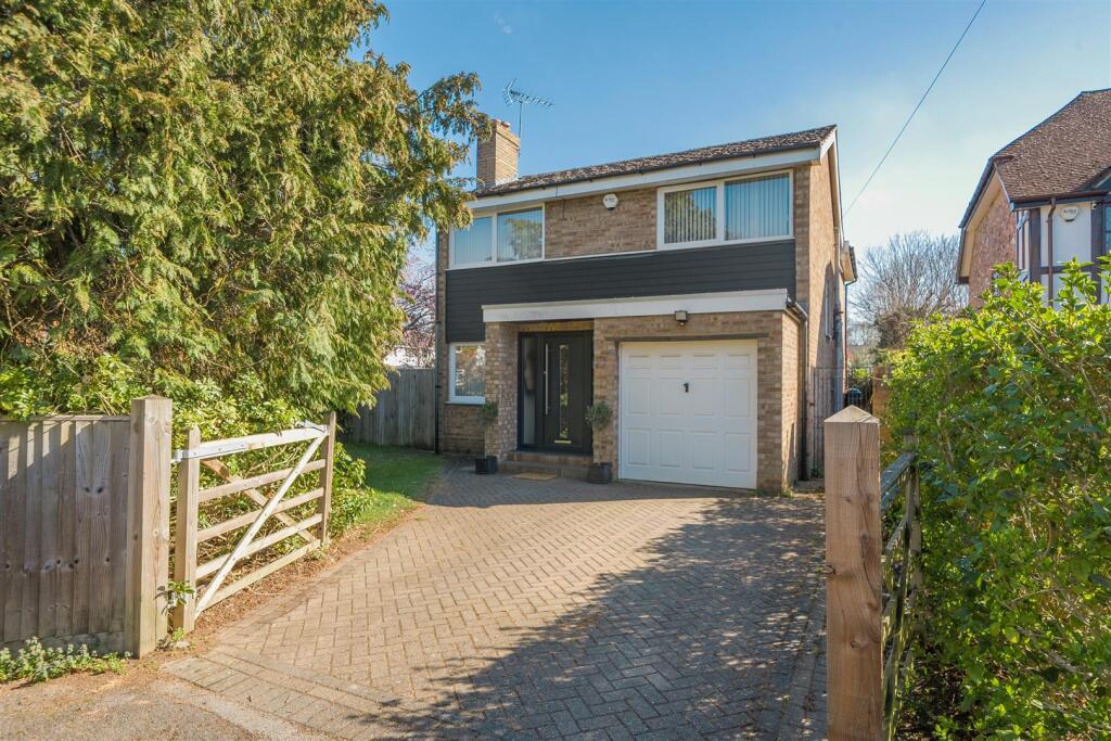 5 bedroom detached house for sale in Ray Lea Road, Maidenhead, SL6