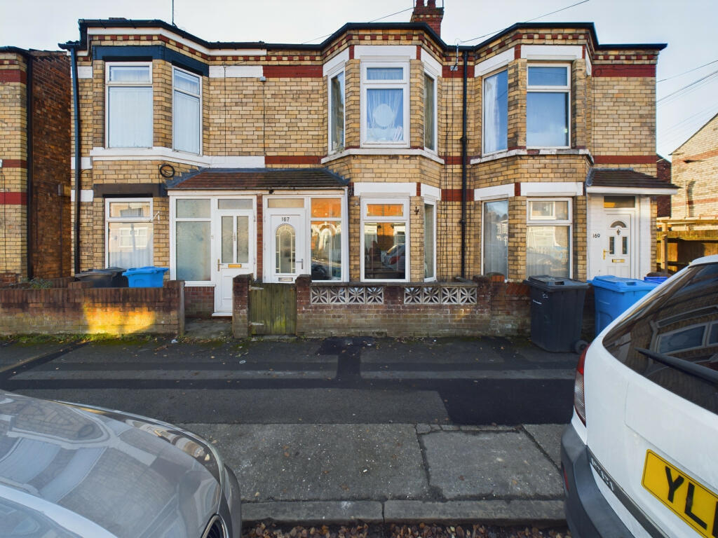 2 bedroom terraced house for sale in Perth Street West, Hull, HU5