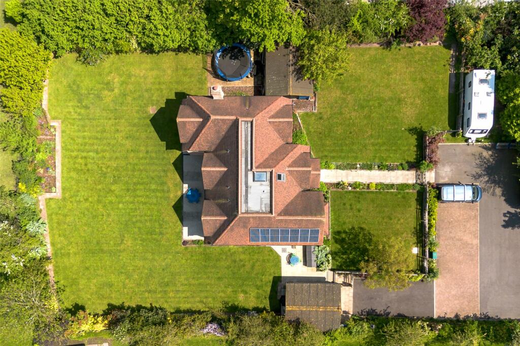 4 bedroom detached house for sale in Forest Road, Hayley Green ...