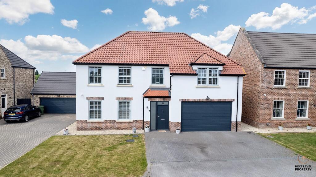 5 bedroom detached house for sale in Benwick Road, Doddington, PE15