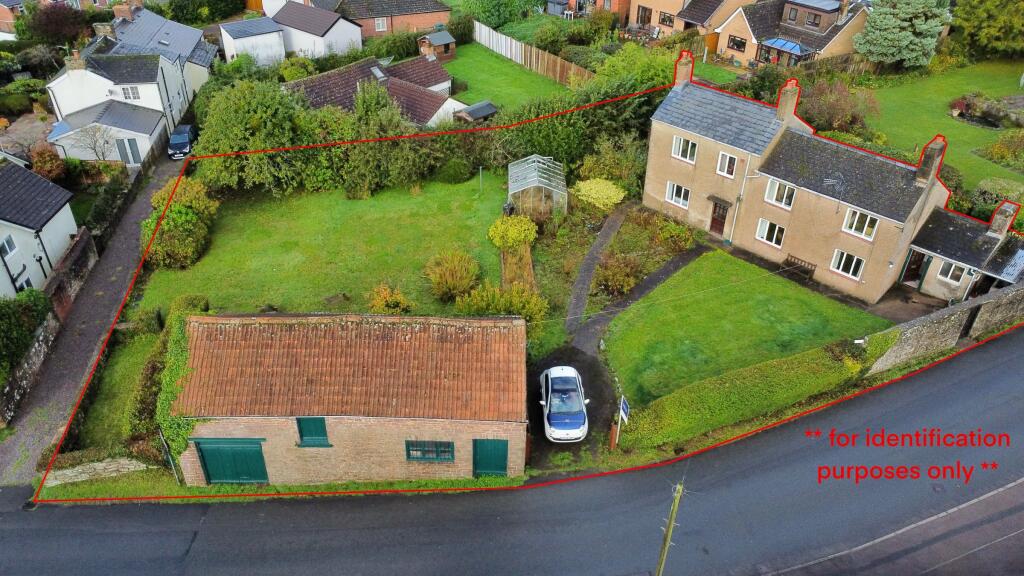 4 bedroom cottage for sale in River View, Netherend, Woolaston, Lydney ...