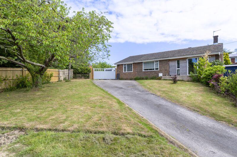 4 bedroom detached bungalow for sale in Brooklands Avenue, Crowborough, TN6