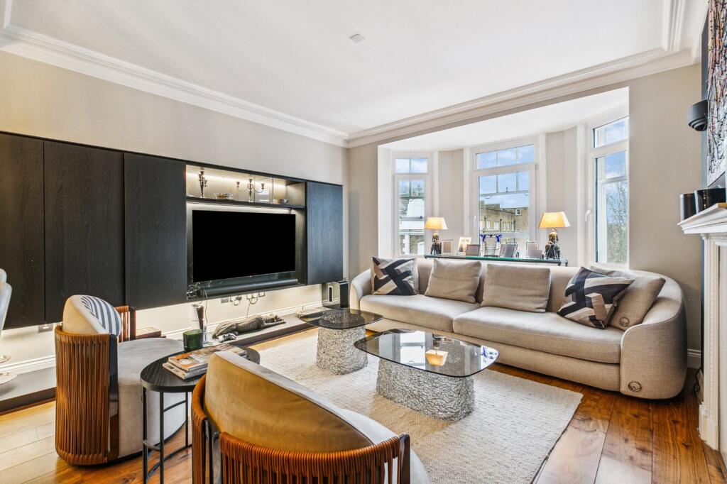 4 bedroom flat for rent in Onslow Square, London, SW7