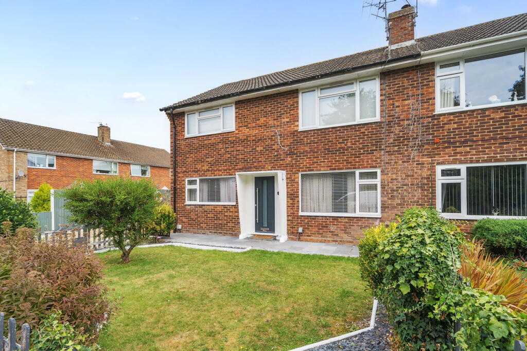 2 bedroom maisonette for sale in Cranbourne Lane, Basingstoke, RG21