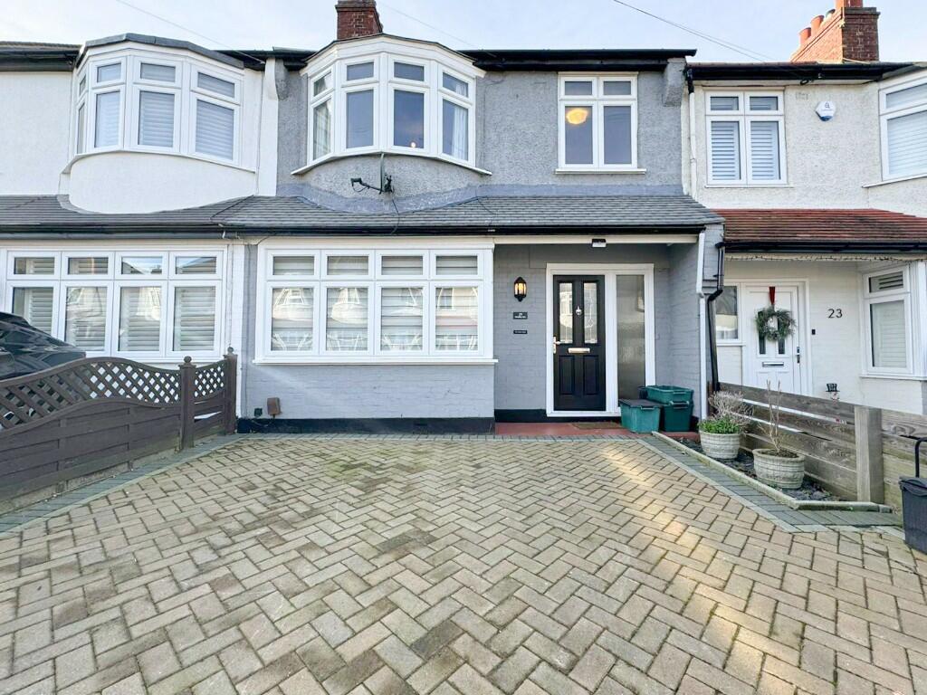 3 bedroom terraced house for sale in Headley Avenue, Sutton, SM6
