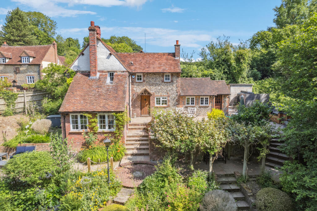 3 bedroom detached house for sale in Water End Road, Beacons Bottom ...