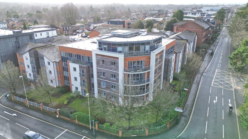 2 bedroom retirement property for sale in Kings Place, FLEET, GU51 3FS ...