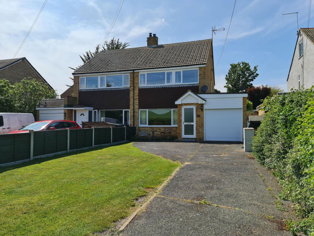 4 bedroom semi-detached house for sale in Monkton Court Lane, Eythorne ...