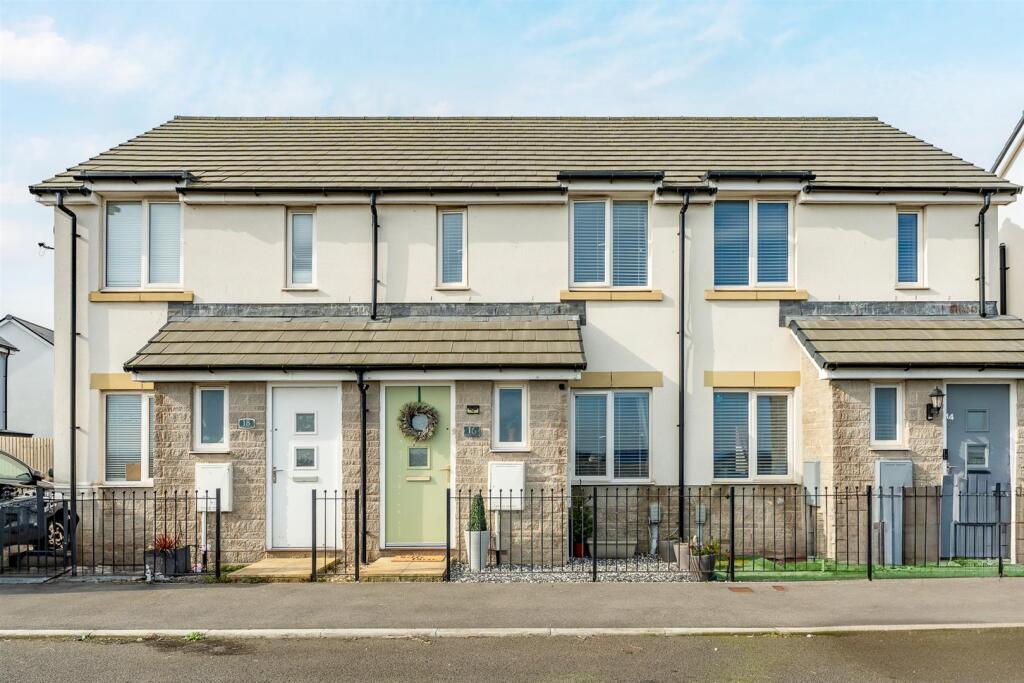 2 bedroom terraced house for sale in Gypsy Moth Lane, Weston-Super-Mare ...