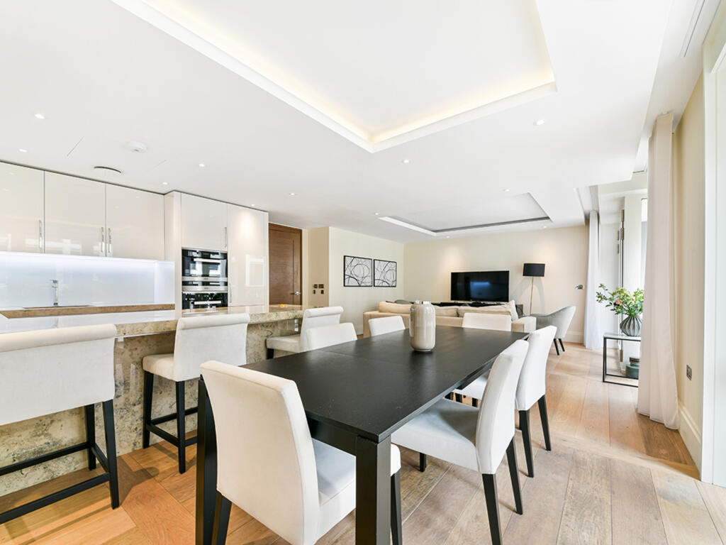 2 bedroom apartment for sale in Temple House, 190 The Strand, London, WC2R