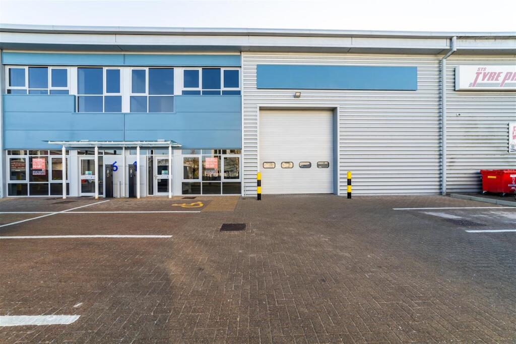 Light industrial facility to lease in 4 McDonald Business Park ...