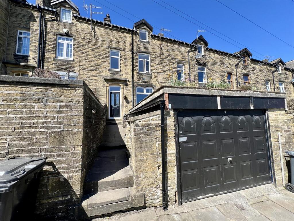 4 bedroom terraced house for sale in Ivy Bank Lane, Haworth, BD22