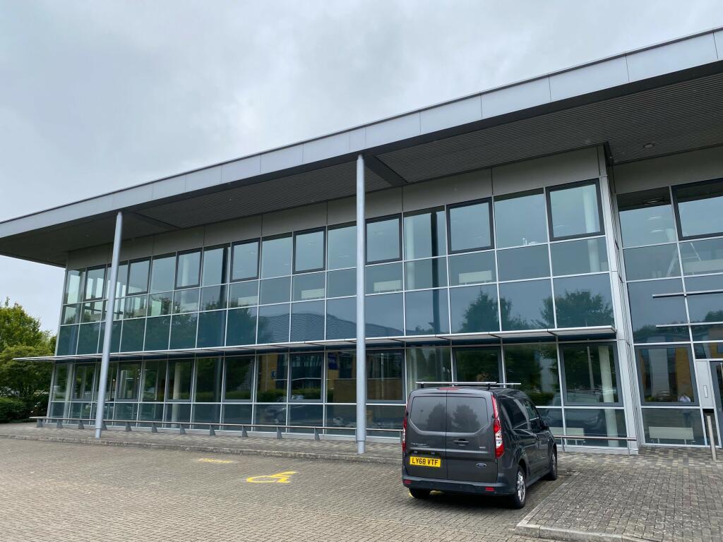 Industrial park to lease in Unit 203 Riverside Way Uxbridge Middlesex ...