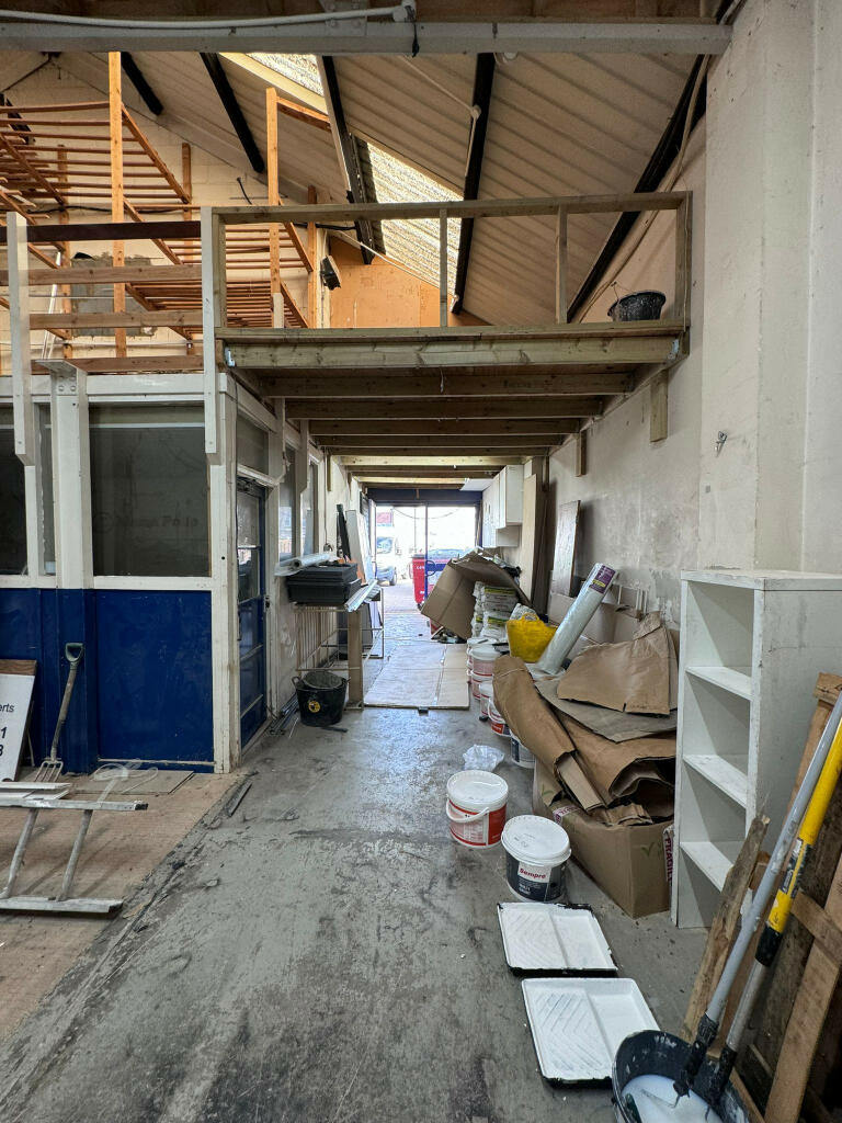 Light industrial facility to lease in 58 Kingsbridge Crescent, Southall ...