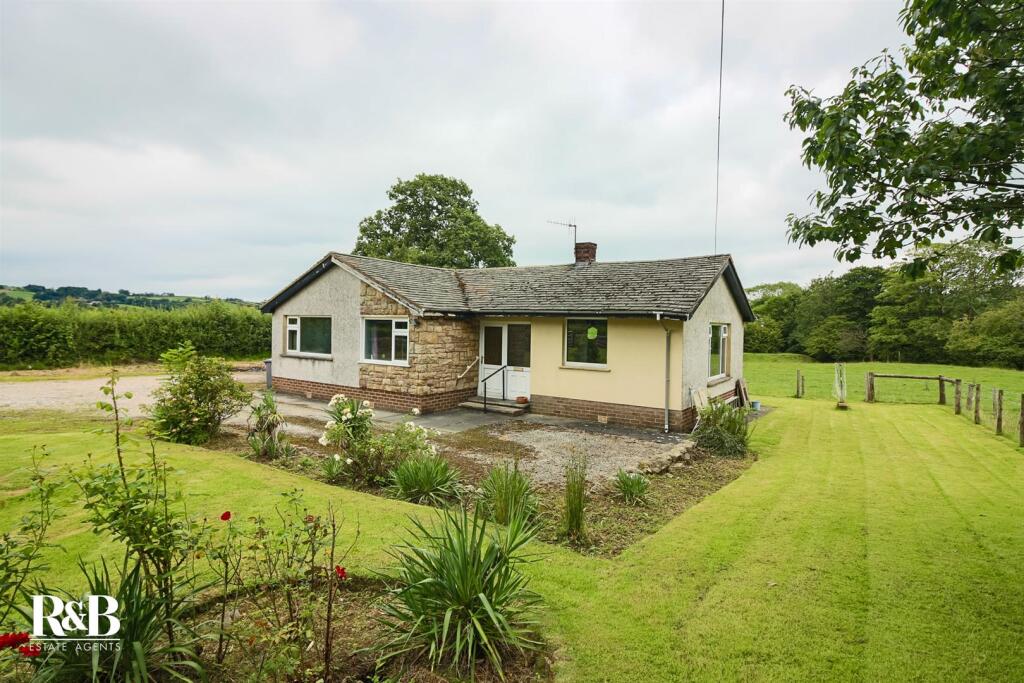 3 bedroom detached bungalow for sale in Caton Green Road, Caton Green ...
