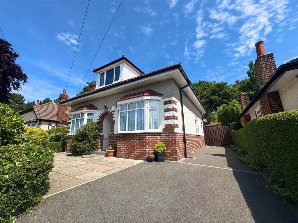 4 bedroom detached house for sale in School Lane, Little Neston, Neston ...