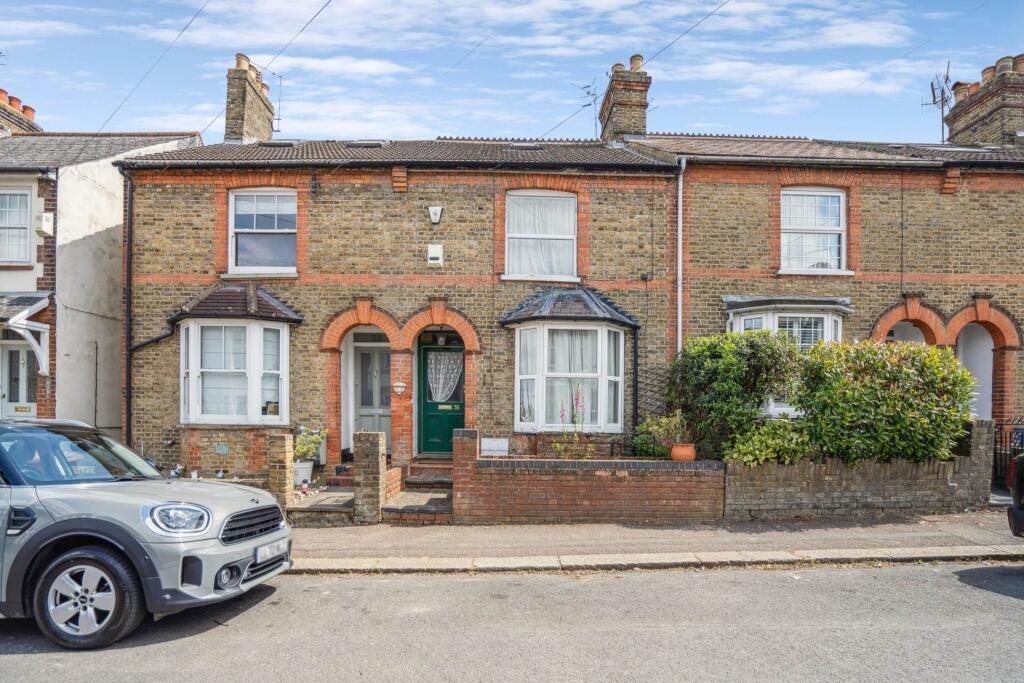 2 bedroom terraced house for sale in Rudolph Road, Bushey Village, WD23